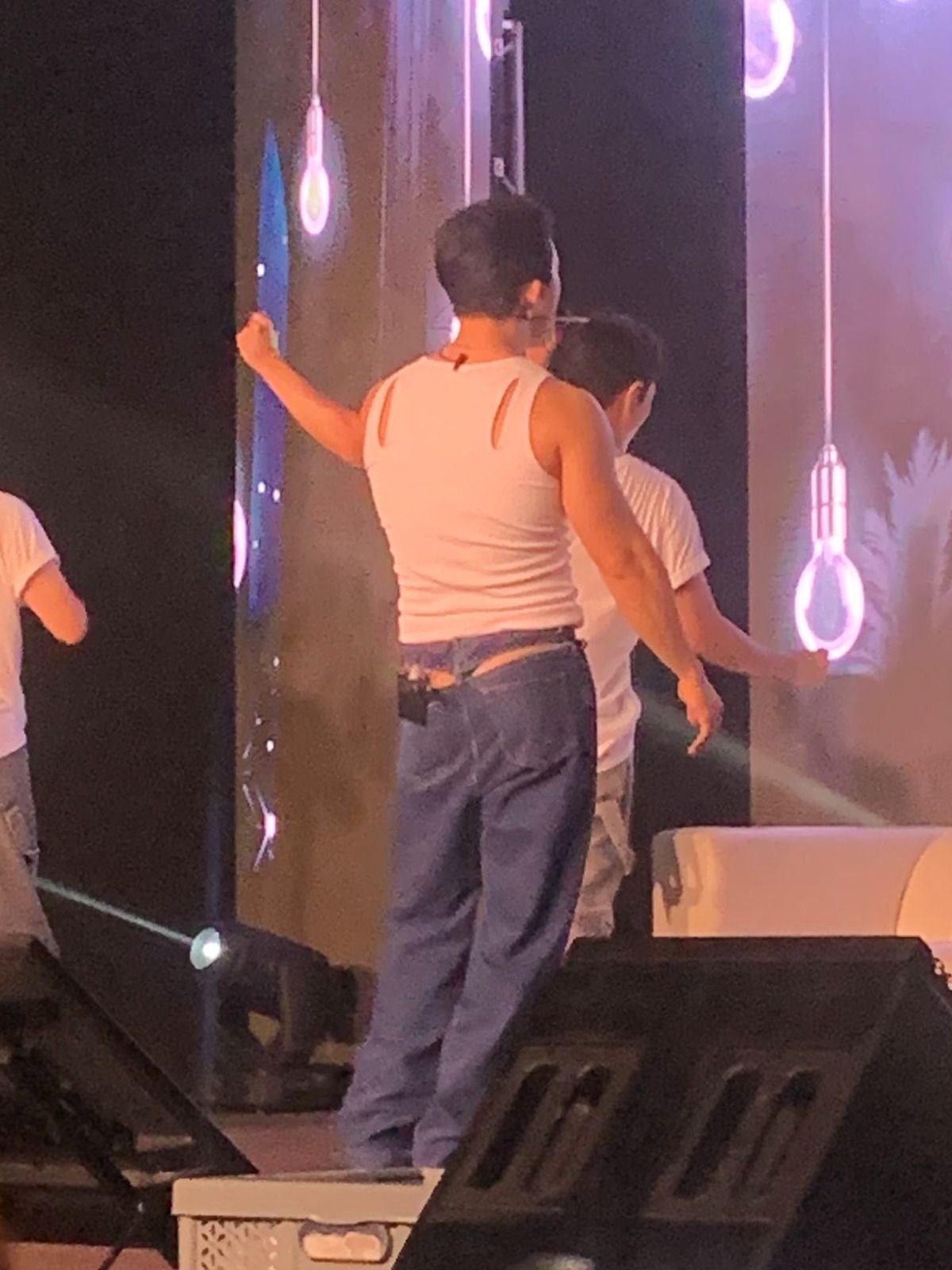 한 남돌 콘서트 의상(feat.독기) - 유머/이슈 - YULDO