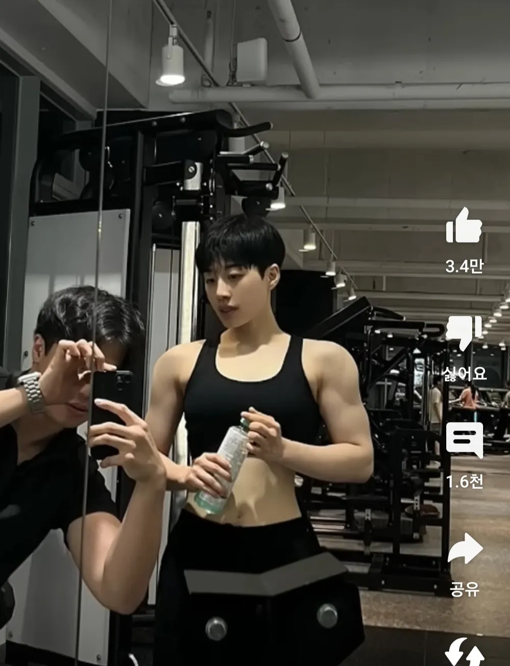 다이어트로 25kg 감량한 여성의 극단적 변화 - 유머/이슈 - YULDO